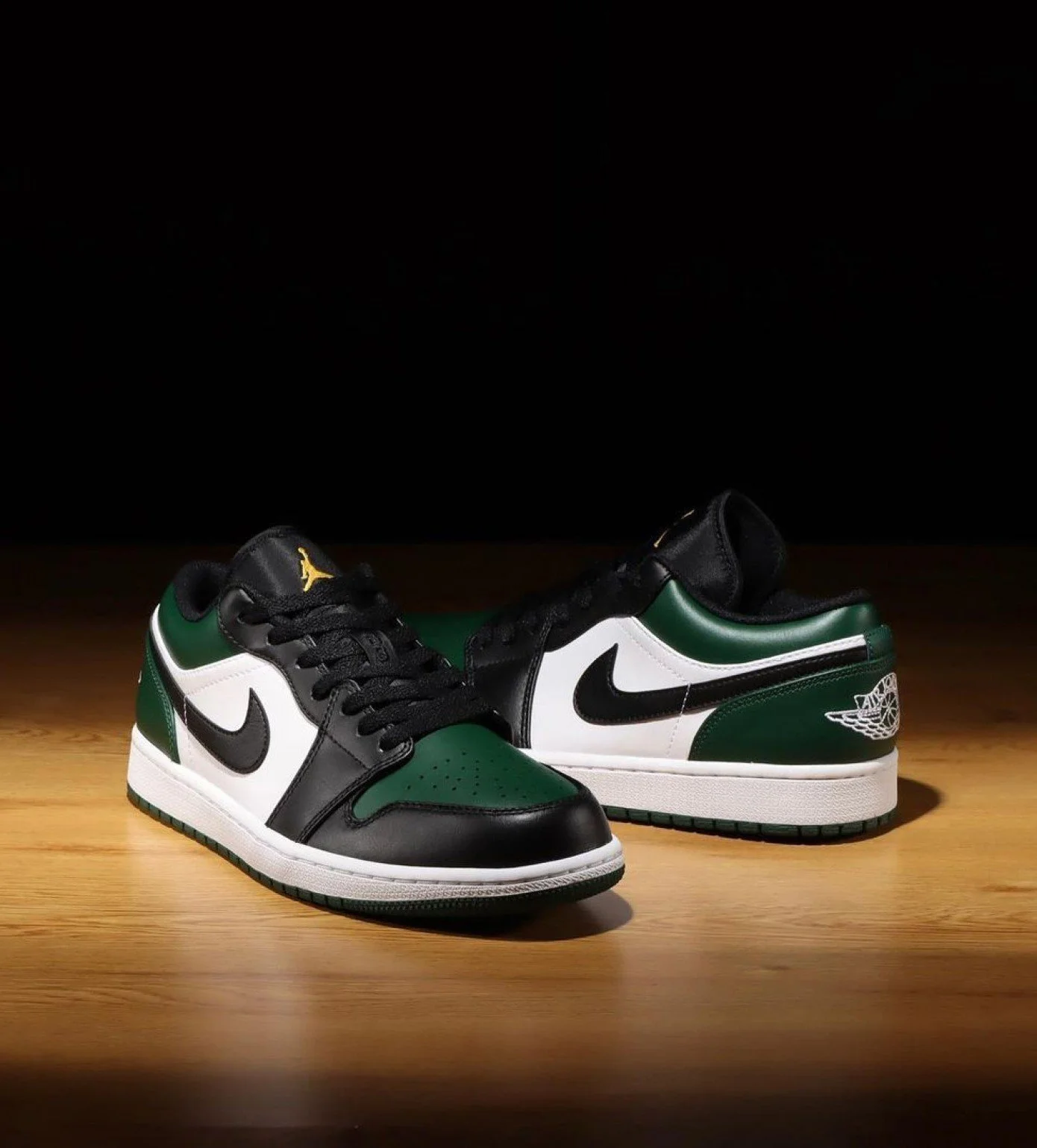 Кроссовки Nike Air Jordan 1 Low Green Toe купить в Краснодаре
